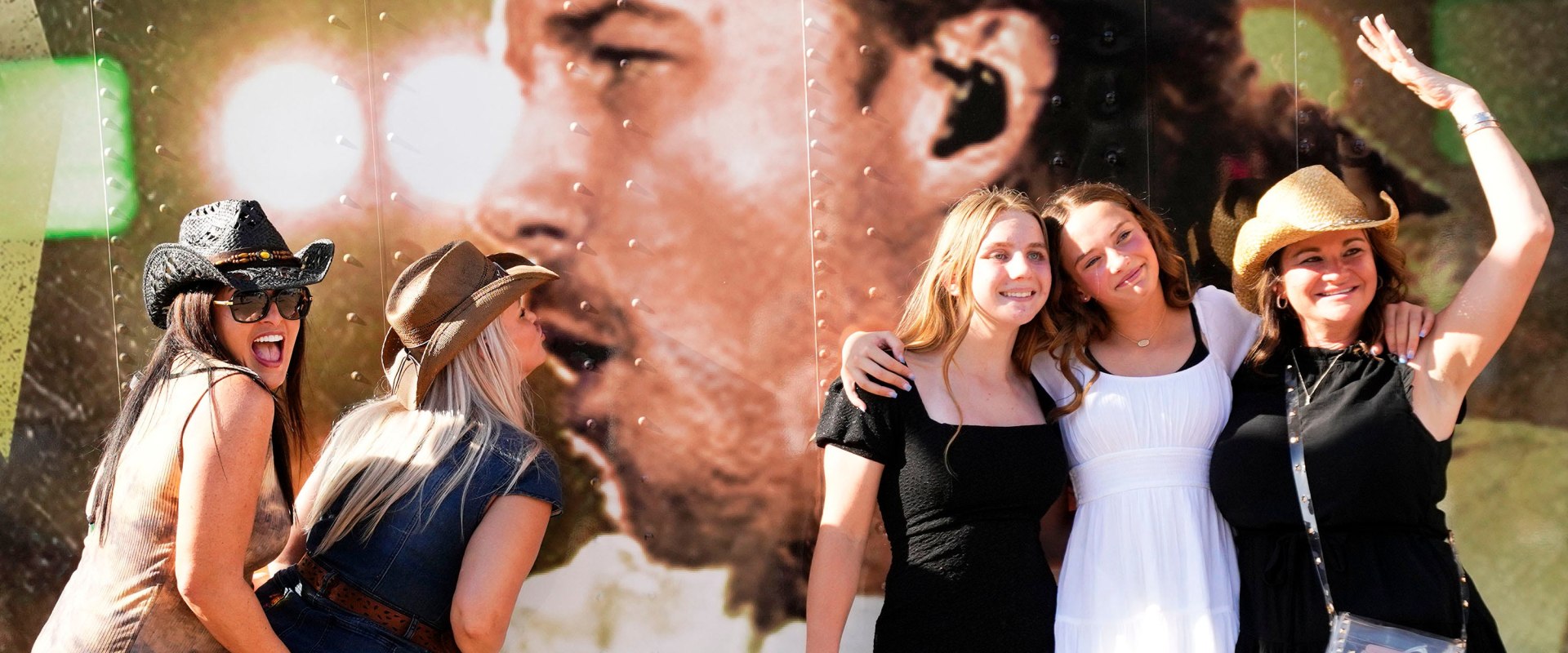 The Ultimate Guide to Dress Code for Concerts in Scottsdale, Arizona